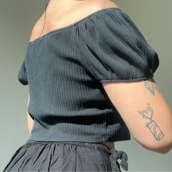 Tops | Black Shoulderless Cropped Ribbed Croptop W Puffy Sleeves | Poshmark